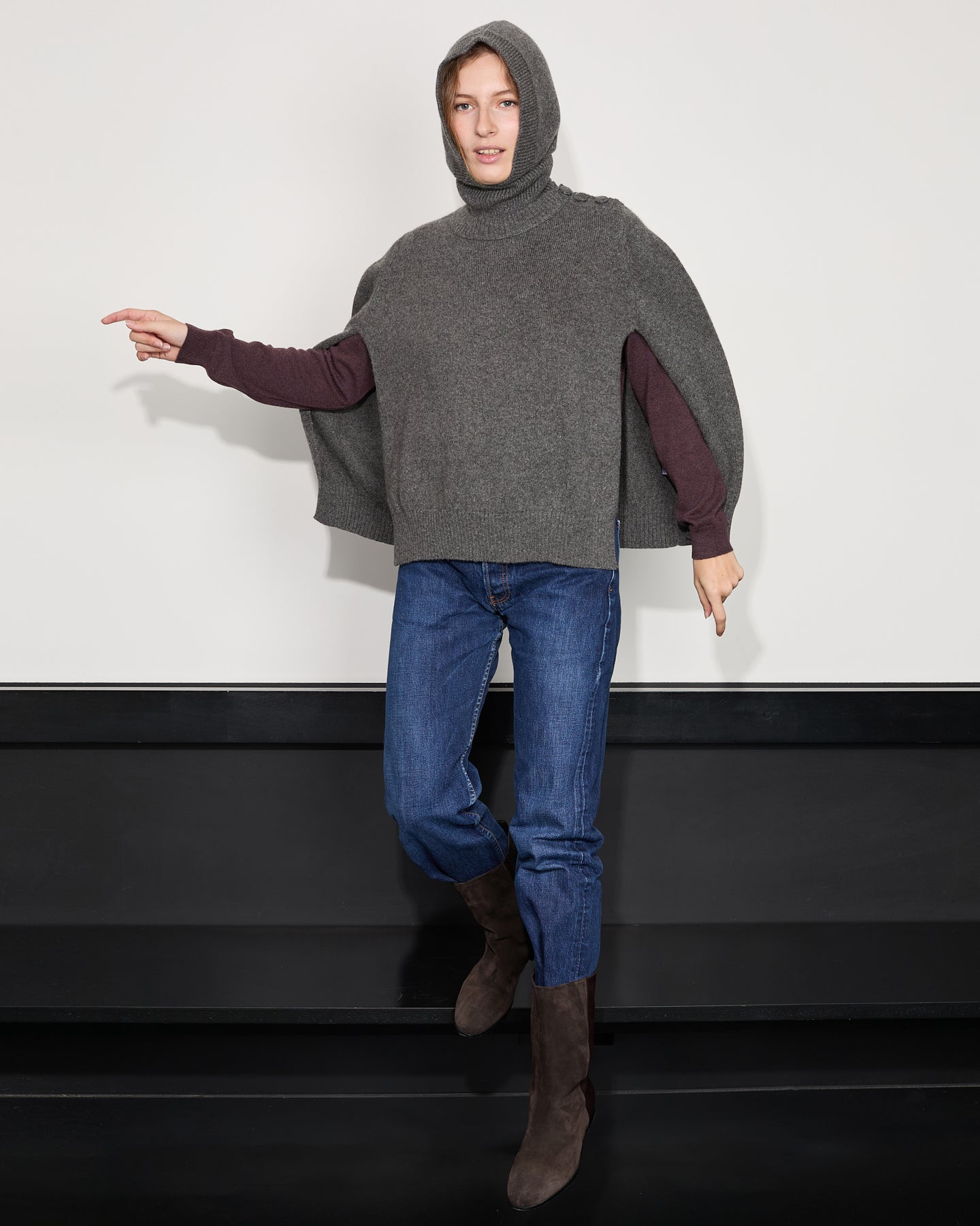 Cape Coco grey 17 – Alexandra Golovanoff